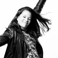 L’humoriste Lucie Carbone égratigne les entreprises... qui en ...