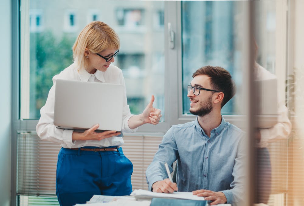 Feedback sandwich : définition et exemples de cette méthode - Cadremploi