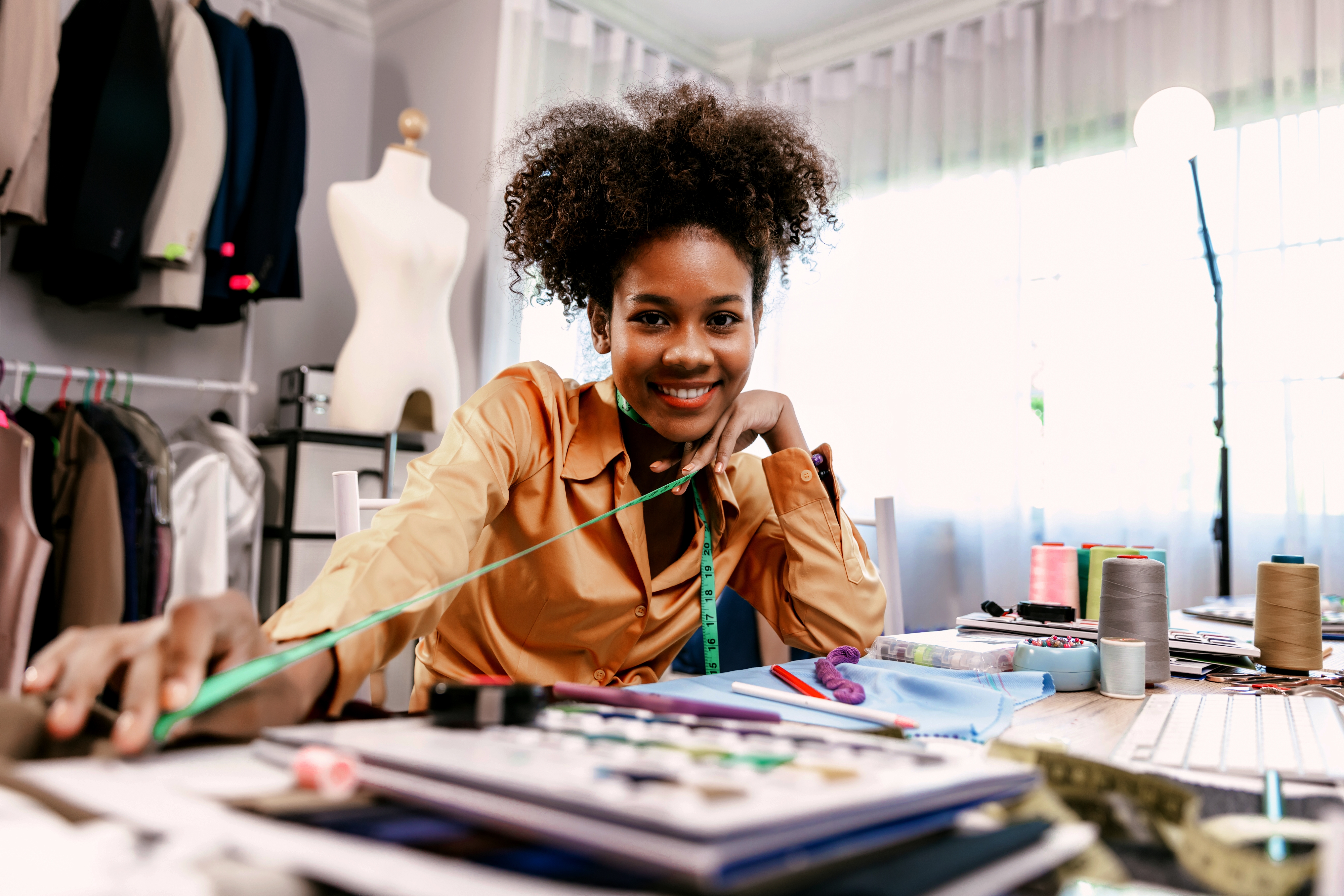 Styliste : études, missions et salaires - Cadremploi